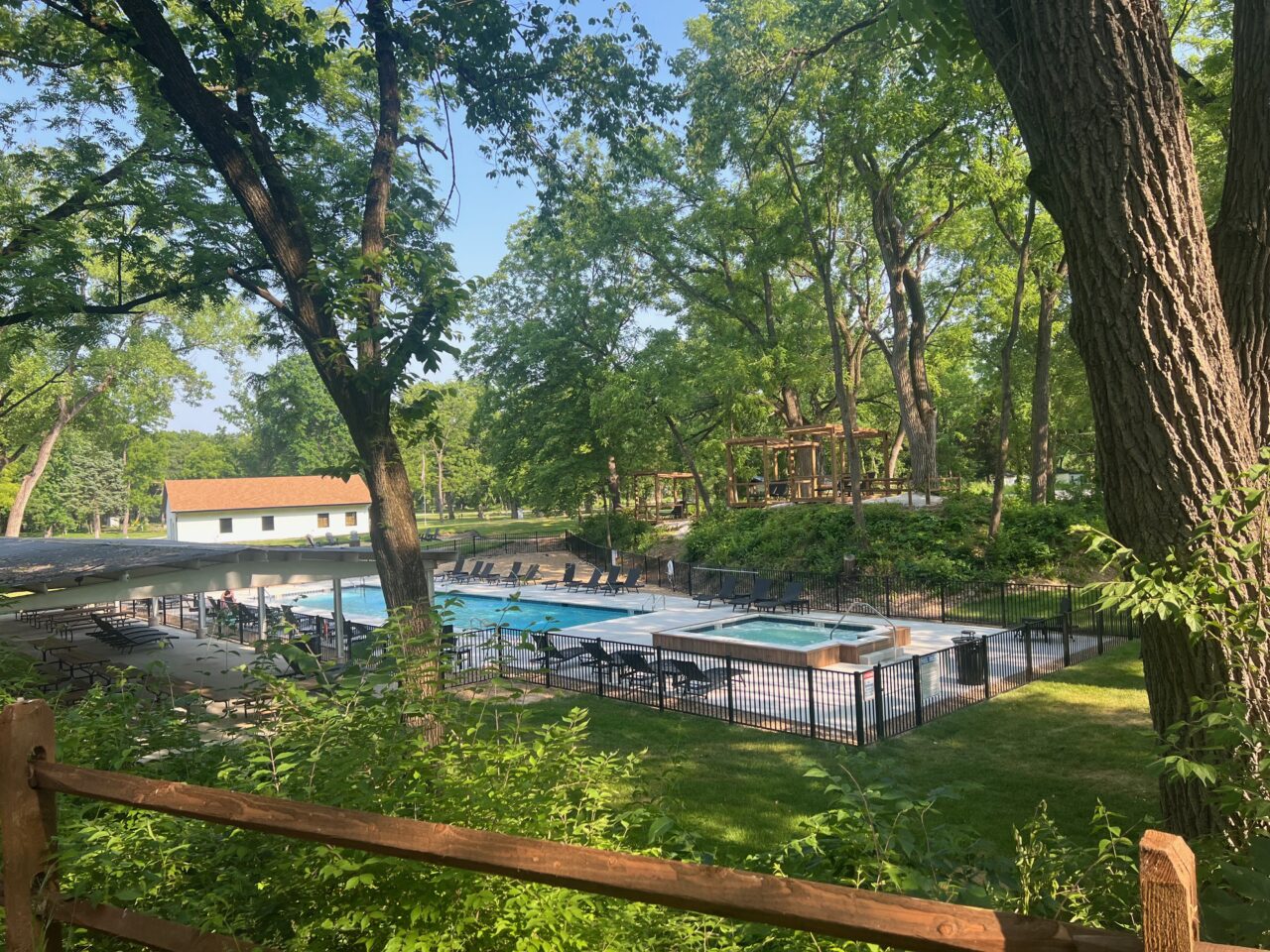 AMENITIES - foxbluffresort.com
